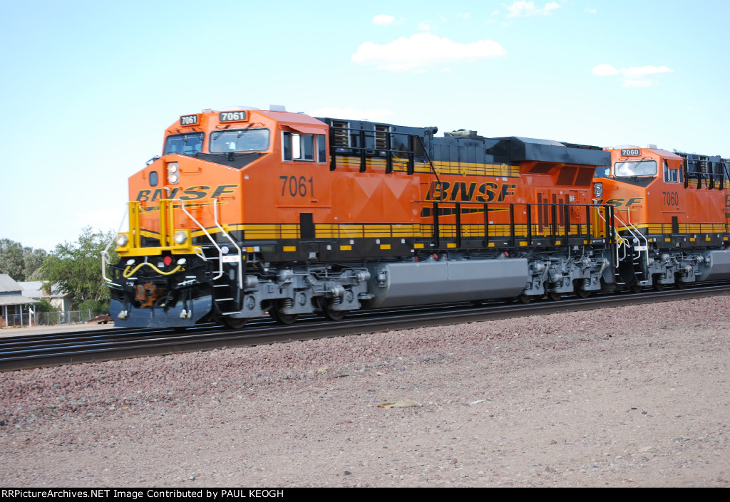 Close in Shot off the Newest C4 I've got this year as BNSF 7061 and the Front Cab of BNSF 7060 ...